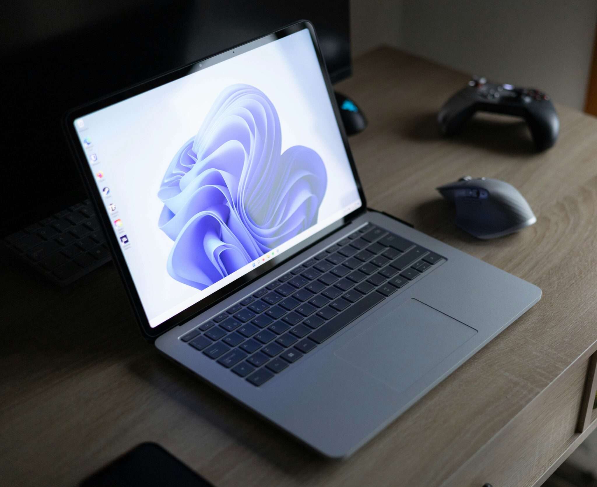 Best Laptops For Work From Home UK (2026): 7 Reliable Picks - TheTechVector